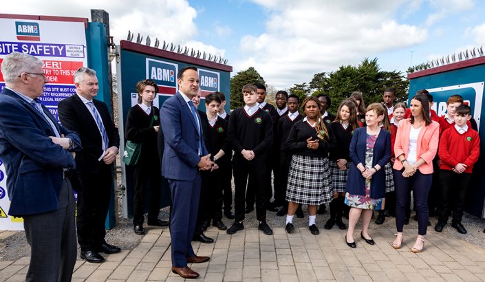 Taoiseach Leo Varadkar visits Luttrellstown Community College - ddletb